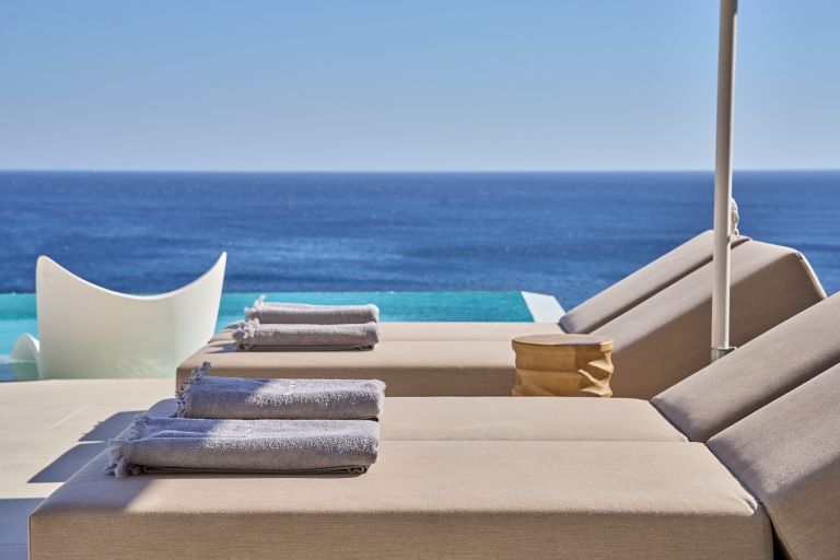 Grand Three-bedroom Suite Private Pool | Accommodation in Ios, Greece