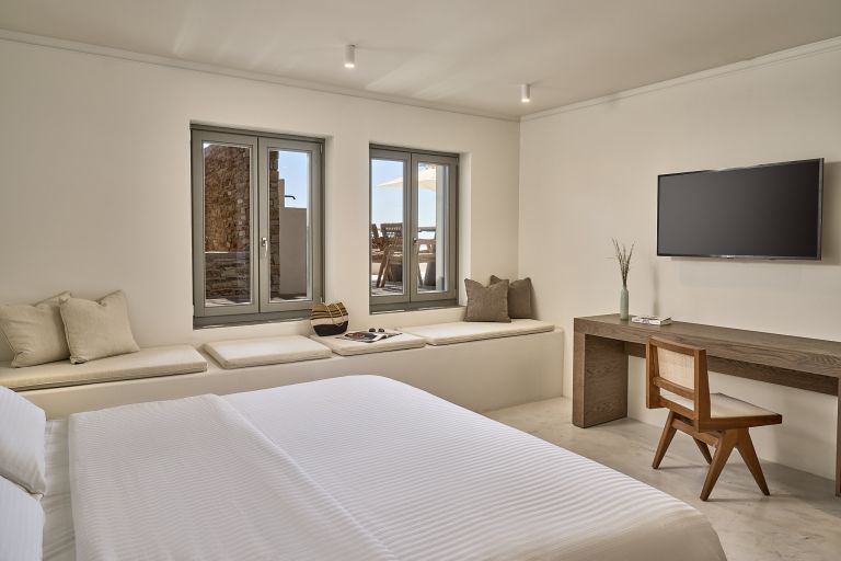 Grand Three-bedroom Suite Private Pool | Accommodation in Ios, Greece