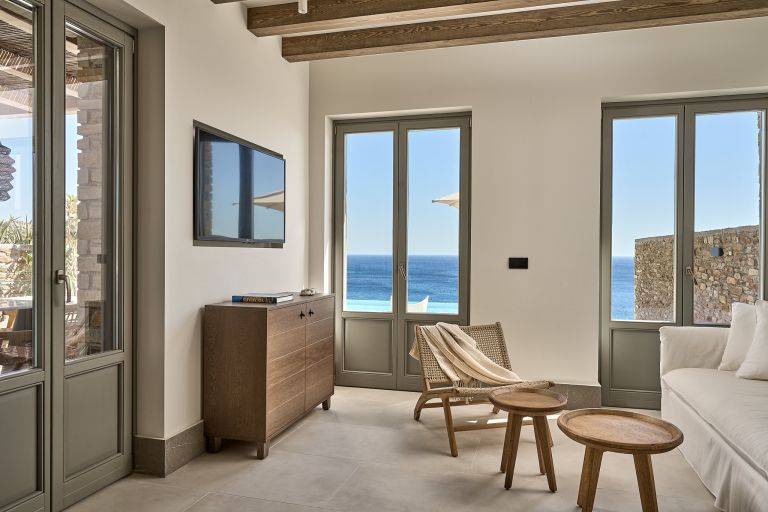 Grand Three-bedroom Suite Private Pool | Accommodation in Ios, Greece